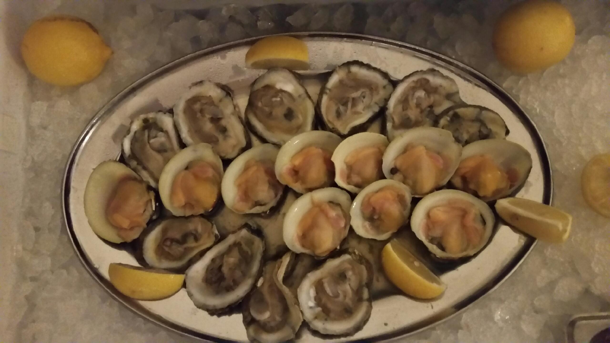 The Clam Guy – Traveling Clam Bar – Throwing a Party? Call the Shucking ...
